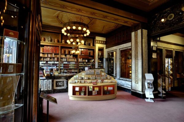 Cigars Lounges in Amsterdam A Dutch Delight - Flavored Times