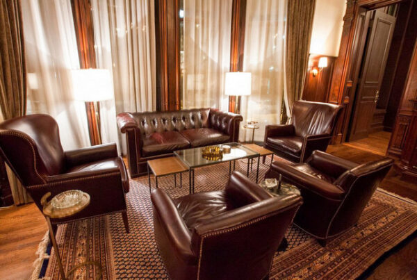 Cigar Society: The Best Cigar Lounges in Chicago - Flavored Times